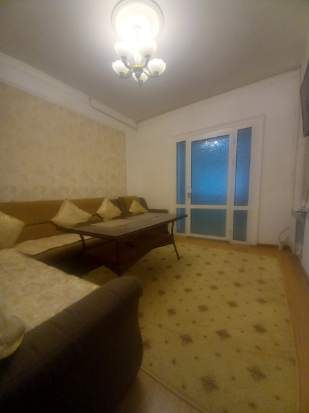 Продаётся трёх комнатная квартира первом этаже