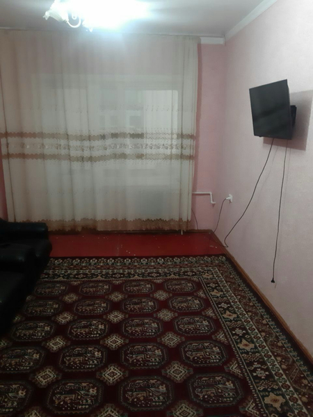 Срочно продается 2-х комн квартира в Куйлюк массив-5, 2/5/5