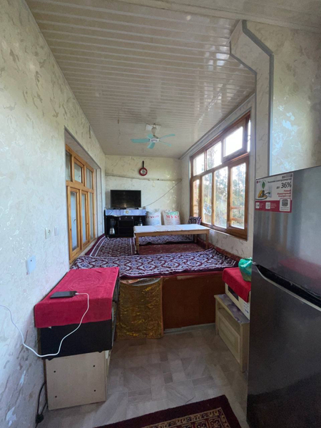 Mirobod tumani qoyliq massiv 4 da balkon 2.6