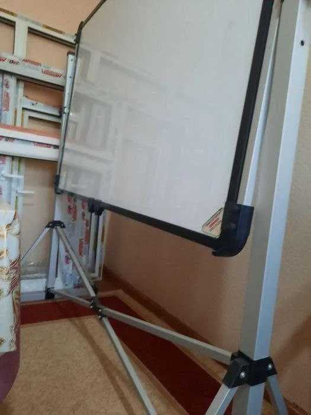 Yangi qalin mustahkam 1,5x1 m ikkitomonlama bo'rli-flamasterli doska