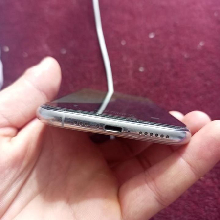 Iphone 11 pro sotiladi holati zoʻr batareka 75 % org xotira 64 gb