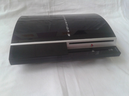 Playstation 3 fat sotiladi