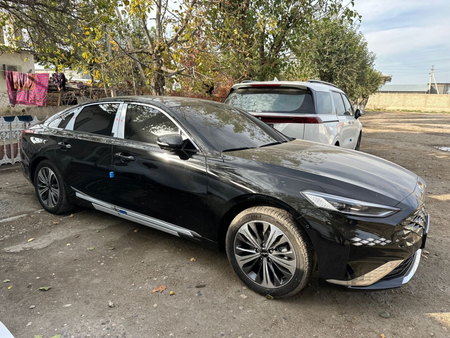 KIA K8 Gibrit...