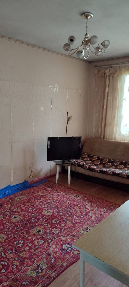 _ Чиланзар 11кв 1хонали квартира сотилади арзон нархда
