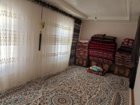 Uy sotiladi Yangi Tashkent tumani tushgan joydan 1 km oraliģi 12 soth