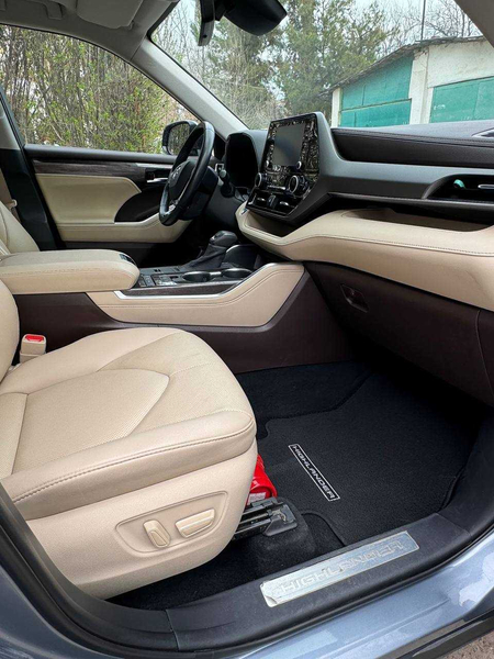 Продам Toyota Highlander Hybryd, 2021 года !
