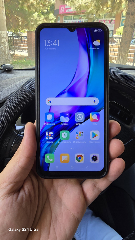 Redmi note 11E 4+2/128gb srochno sotiladi