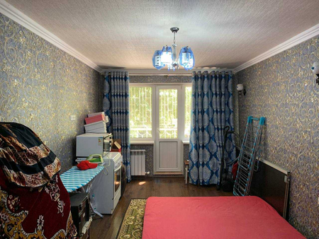 Срочно! Недорого продается 1-я кв. 1-й этаж (кирпичный дом) Азиз Базар