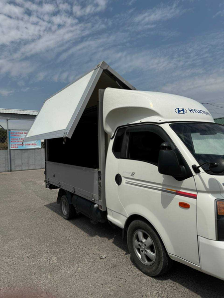 Sotiladi HYUNDAI PORTER 2011 yil ishlab chiqarilgan 
Xolati Alo yaxshi