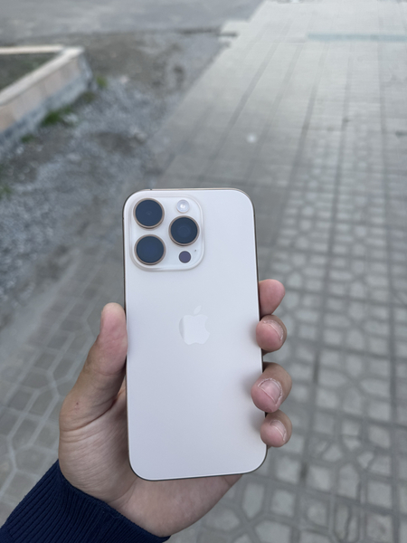 Iphone 16 pro с гарантией