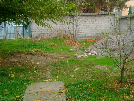 Ер участкаси сотилади 4 сотик фасад 27 м.Кибрай  Сохибкор мфй (Бугор)