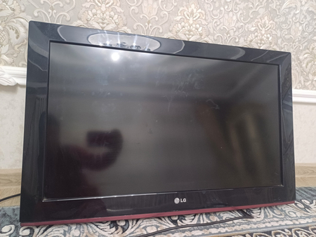 LG tv sotiladi. Sostayaniyasi yaxshi. Yangiday