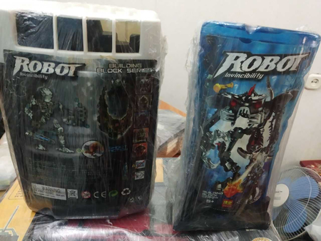 Робот, игрушки, роботы три штуки, за один 50 000сум