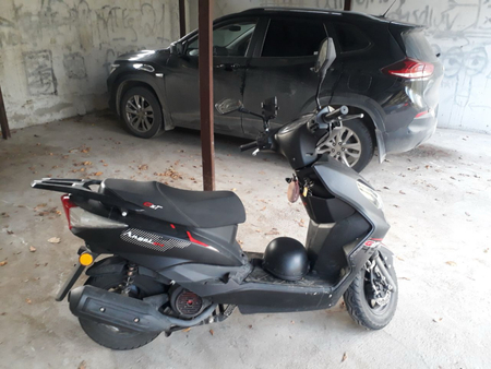 Moto Skutir Sotiladi