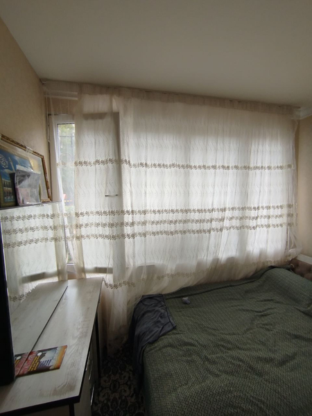 Продаётся Сергели 4  2х ком 1 этаж