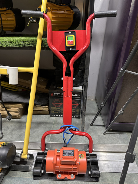 Vibroreka Vibrator elektrichiski dlya betona