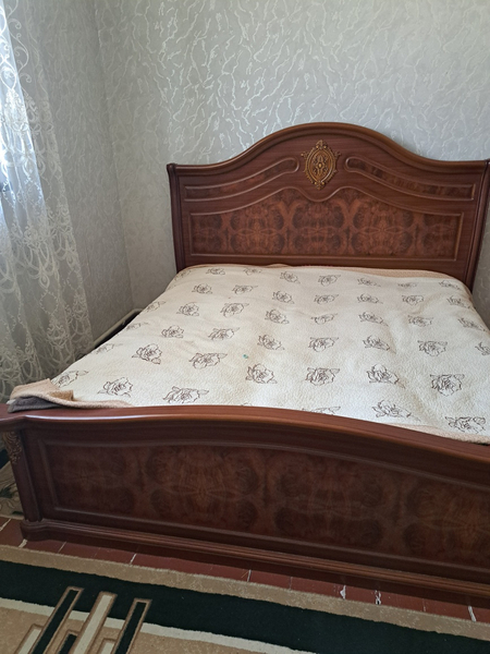 Продаётся спальный гарнитур