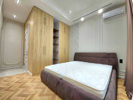 БИЙ • Максим Горький • 3-комн • 102 м² • этаж 2/5 • [ЮЛ:004]