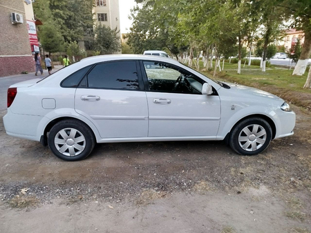 Срочно продаётся автомобиль Жентра