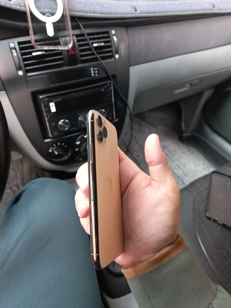 iPhone 11pro Gold ideal
