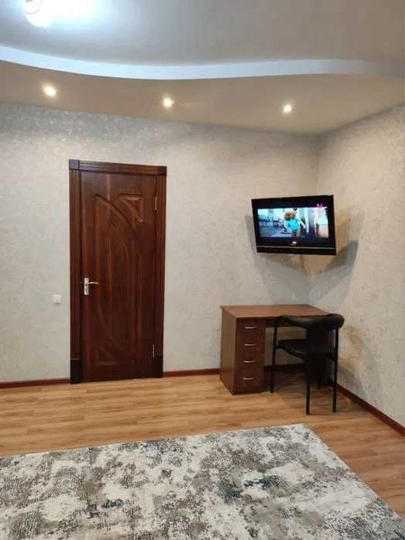 Продается 1 ком переделланая в 2х в Центре Ц-5 на 1 этаже