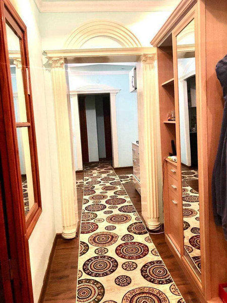 Ўзимники. Квартира сотилади. Шахристанский 5 хона 100 м2.