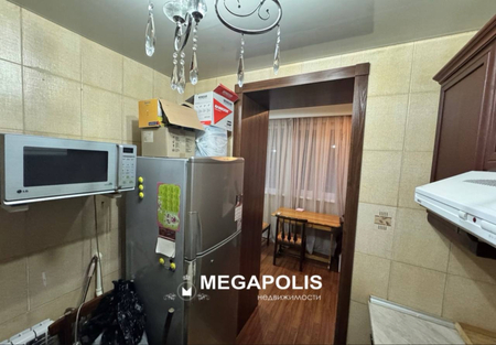 Метро Космонавты 3/2/5 Цум продам квартиру