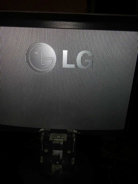 Продаётся ПК DDR1 в комплекте с  монитором LG LCD-15 дюймов