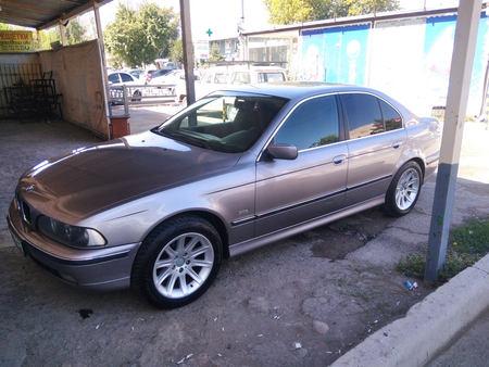 БМВ е 39 1997 год.