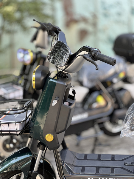 Skuter elektor achki modeilimiz 70 km yuradi