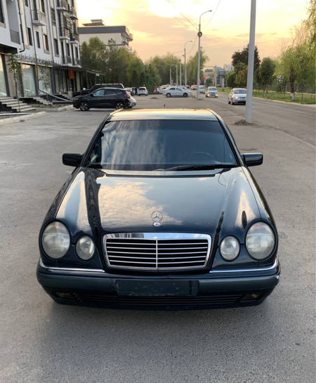 Срочно продаётся W 210 Mercedes benz! Мерседес бенз краска родная!