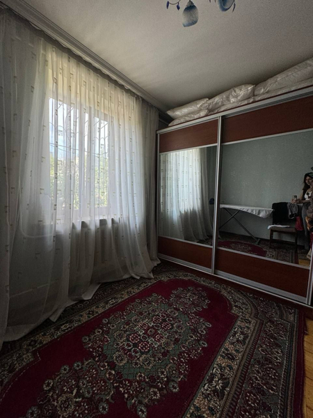 Srochna shahar markazidan(bibigondan) uy sotiladi