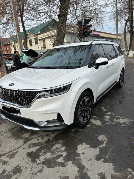 Kia Carnival Lux full