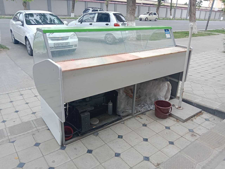 Витрина холодильник