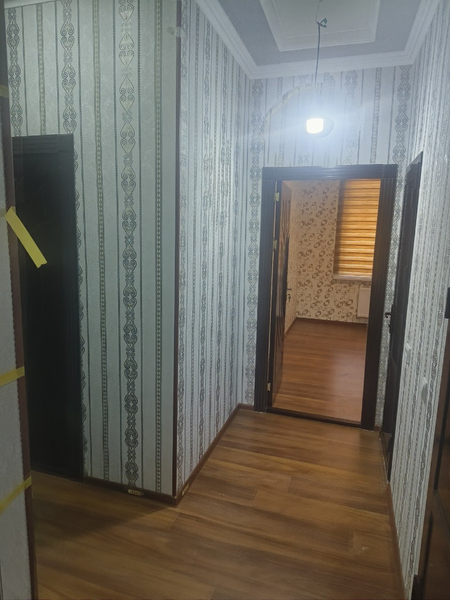 2 xonali kvartira sotiladi