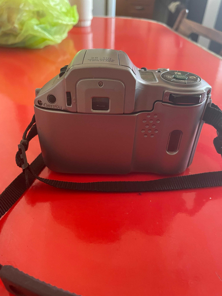 продам пленочный и цифровой фотоаппараты