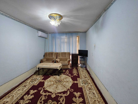 2 xonali 60m² 2-qavat uy sotiladi.