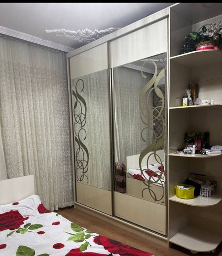 Высокие  шкафы  2.90 с зеркалом 2.80 без