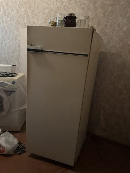 Продаётся холодильник.