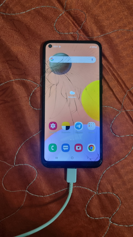 Продам Samsung A11 32GB  в рабочем состоянии