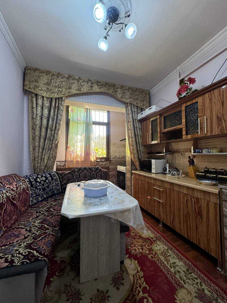 Gulobod Chorsuda joylashgan 2 xonali uy ijaraga beriladi