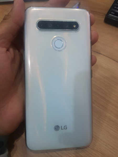 Продам LG Q61 (4/64) ИДЕАЛный