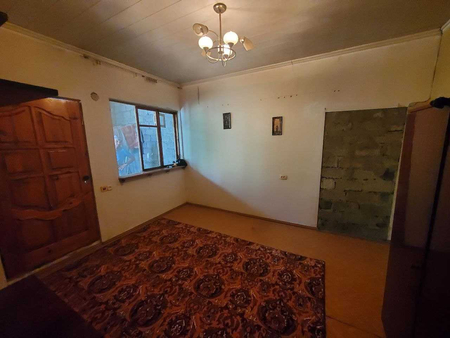 Срочно продаётся дом по Улице  Мухтар Ашрафи  4-комнаты ,3.4-сотки