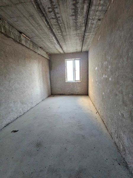 3 xonali 94m² 2-qavat sotiladi.
