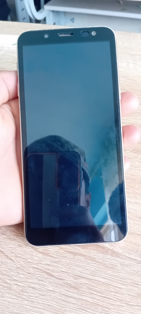 Samsung J6 32gb...