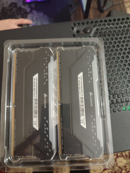 Оперативная память Б/У  CORSAIR