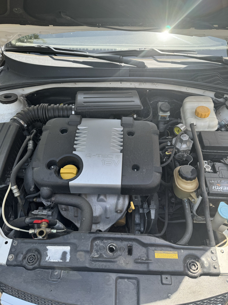 lacetti 1.8 sotiladi