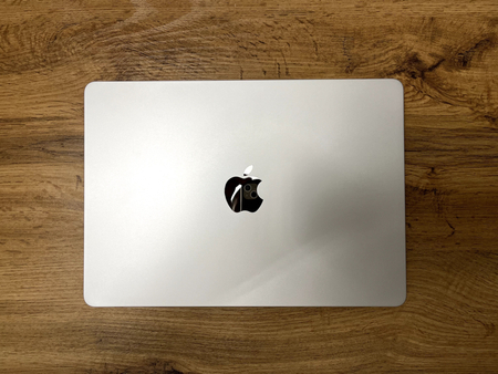MacBook Air 2024 M3/8/256