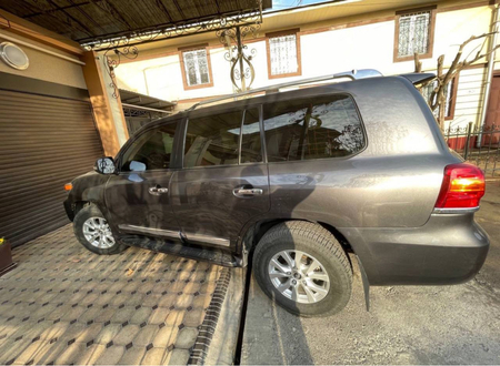 Toyota 2014 Land Cruiser 200 Full Option VXR Mokrie Asfalt 139.000km