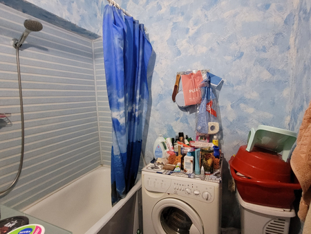 Метро М.Горький ёнида 4-хоналик квартира сотилади. Ипотека бор. 128 м²